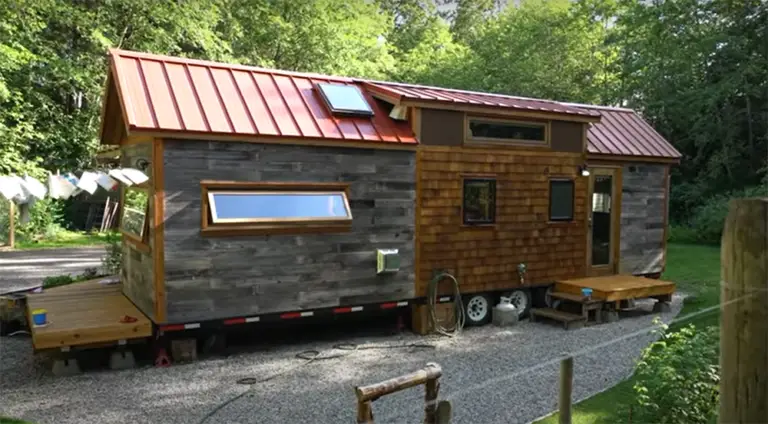 RV vs. Mobile Home: What’s the Difference? - RVProfy