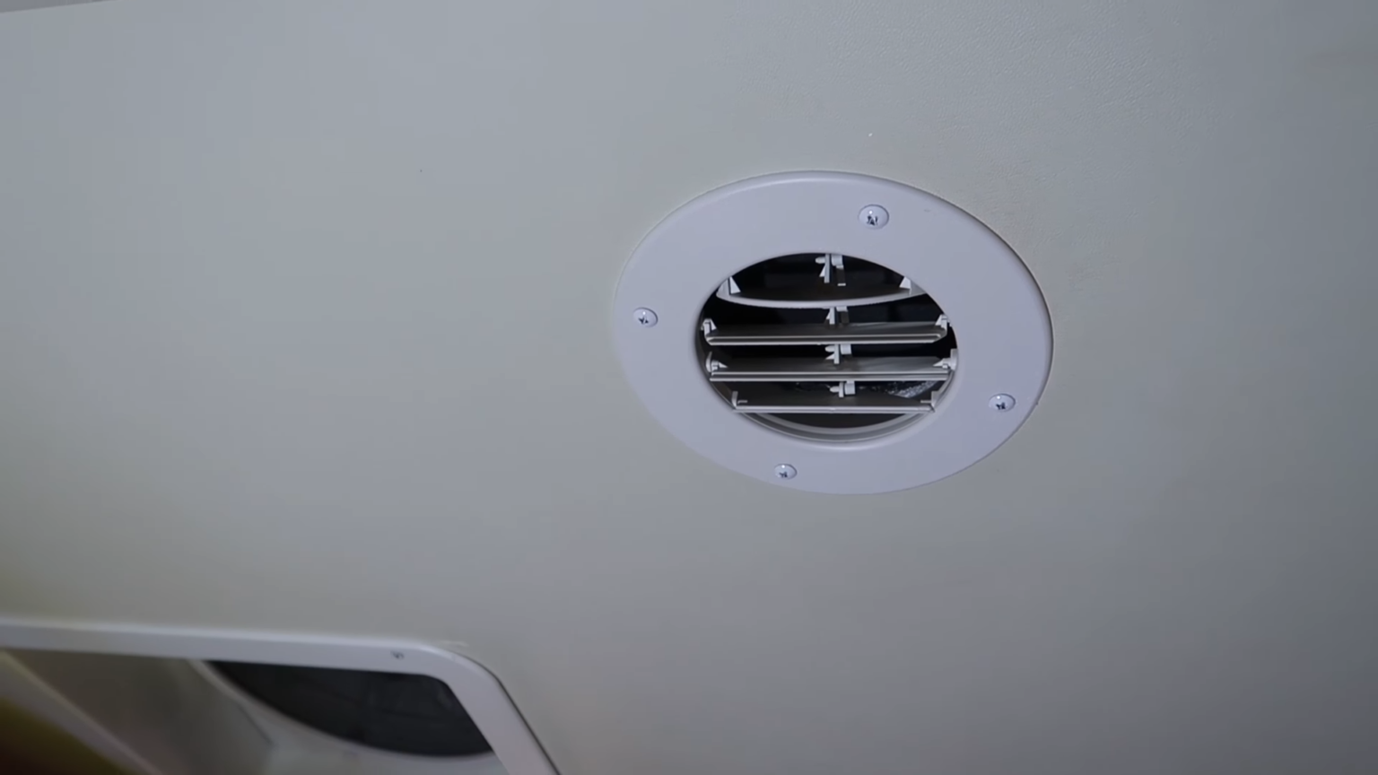 Ducted vs. Non-Ducted RV AC: What’s the Difference? - RVProfy