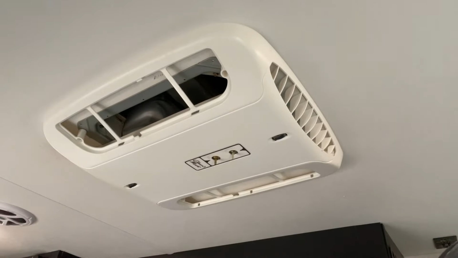 Ducted vs. Non-Ducted RV AC: What’s the Difference? - RVProfy