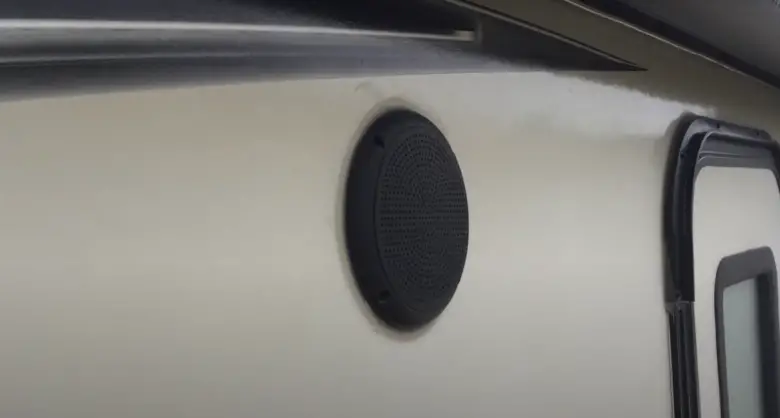How to Remove Oxidation From RV Fiberglass? - RVProfy